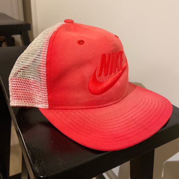 Nike | Accessories | Vintage Nike Faded Red Snapback Cap Gently Used ...